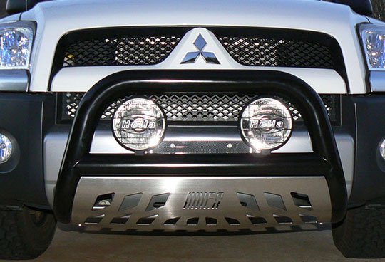 Grille Guards vs Bull Bars | RealTruck
