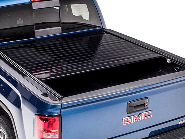 RetraxPRO & GatorTrax MX Tonneau Cover Comparison | RealTruck